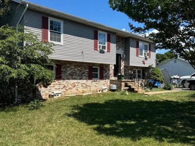 12235 Cedarwood Dr, Remington, VA 22734