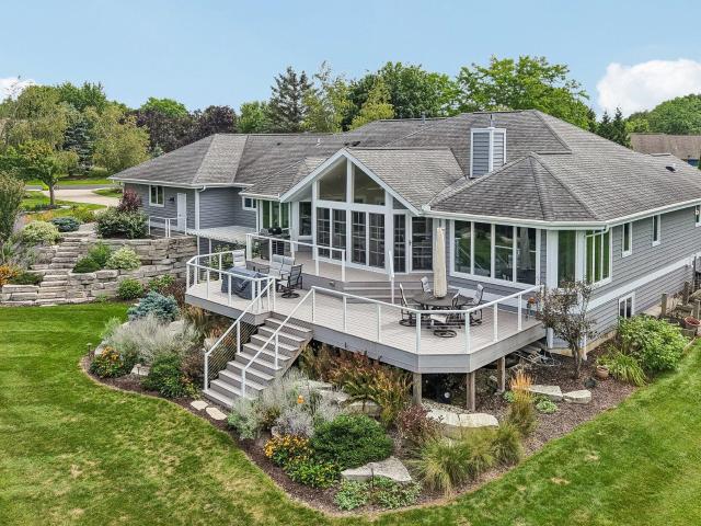 1223 N Laurel Ln