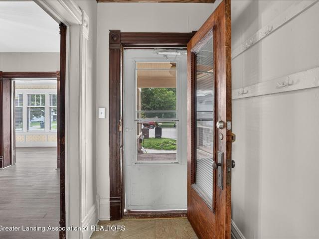 1223 N Washington