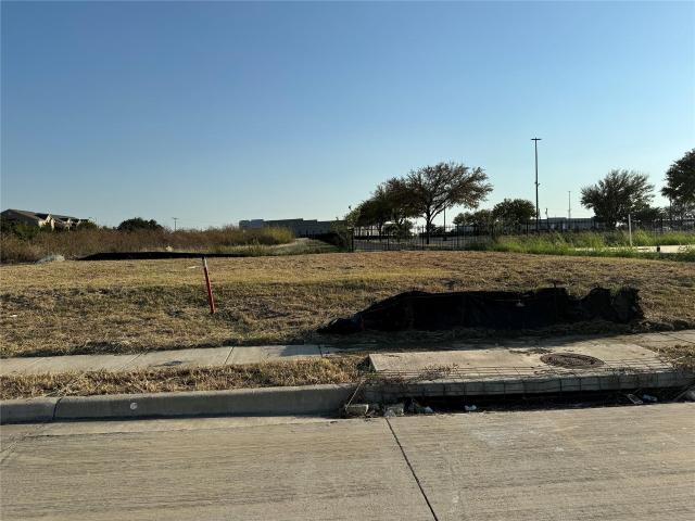 1223 Alisa Ln. Arlington, TX 76014 | MLS #36514 | Compass