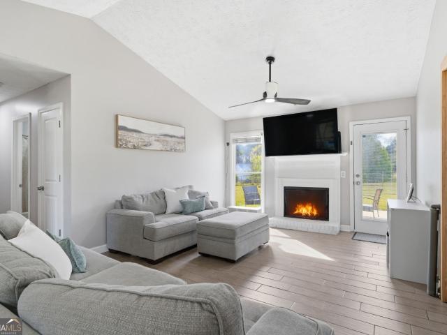 1223 Cabots Drive