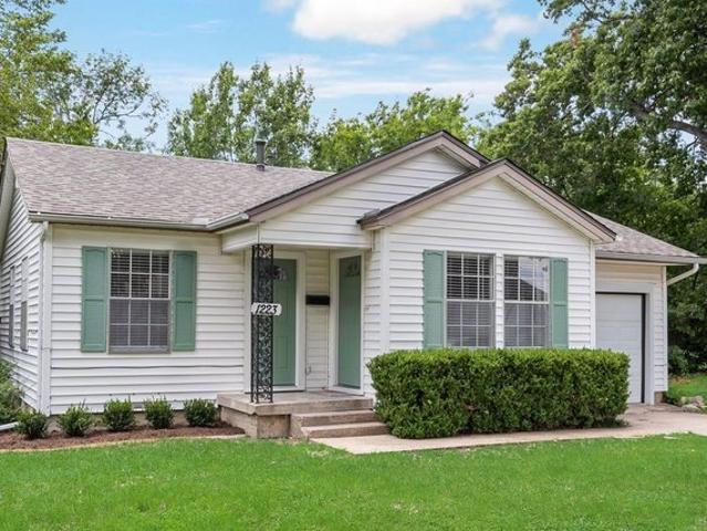 1223 Casa Vale Dr, Dallas, TX 75218