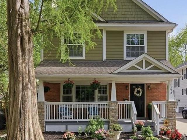 1223 Greenleaf Dr, Royal Oak, MI 48067