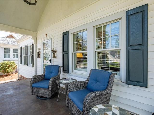 1223 Hawthorne Road