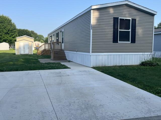 1223 Sweetbay Dr, Elkhart, IN 46514