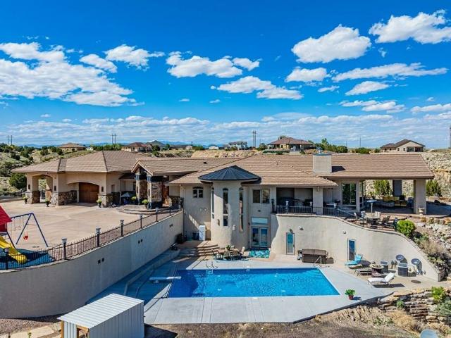 1223 S Skyline Ln, Pueblo West, CO