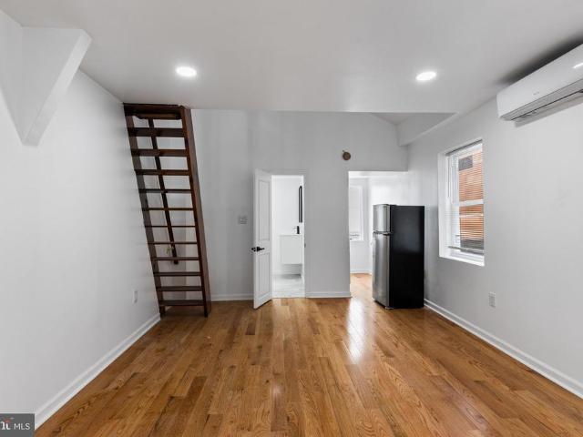1223 Spruce Street # 2R