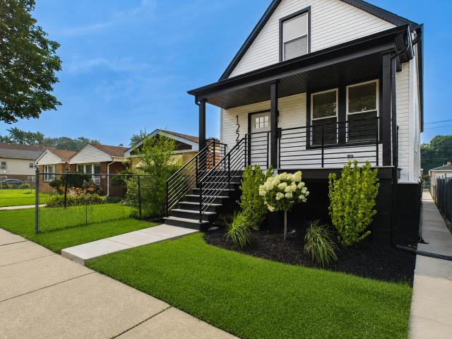 1223 W 112th Street
