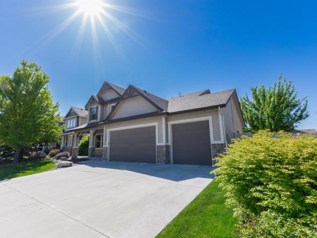 1223 W Sandcrest Ct