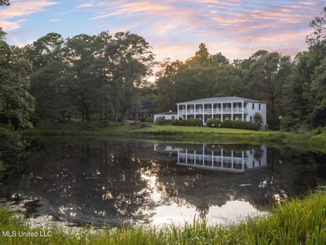 1223 W Wire Rd, Perkinston, MS 39573