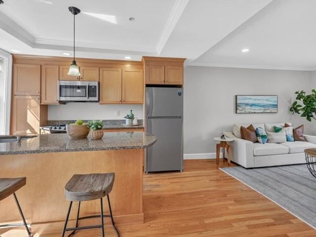 122 124 Charles St Unit 124 1, Cambridge, MA 02141