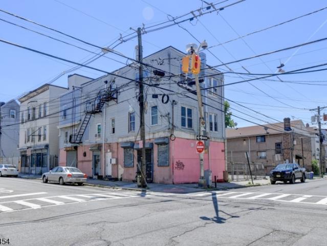 122 16Th Ave