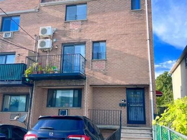 122 1 th Ave, Flushing, NY 11354