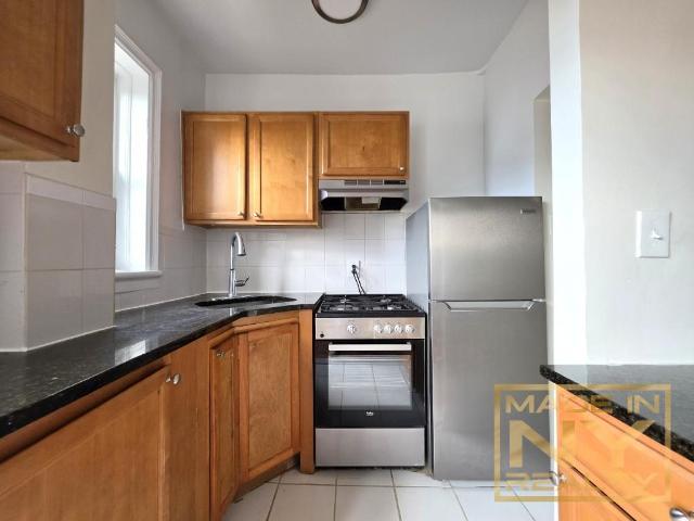 122 20 Ocean Promenade, Queens, NY