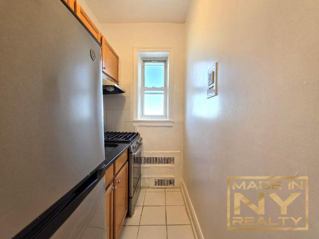 122 20 Ocean Promenade, Queens, NY
