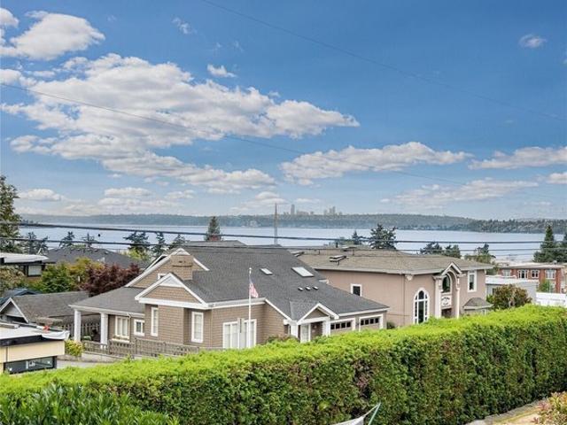 122 8th Ave, Kirkland, WA 98033