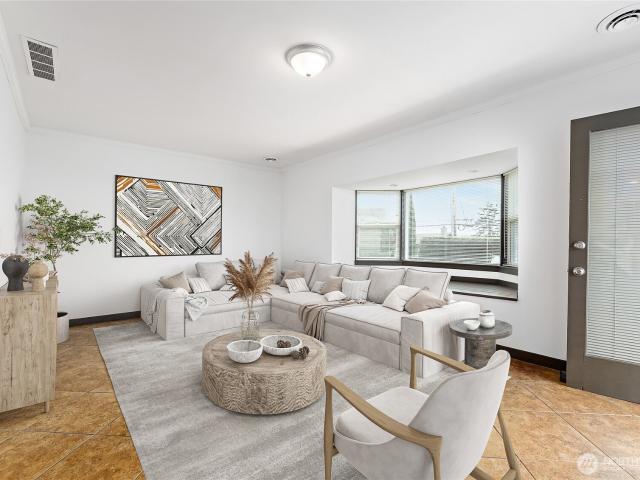 122 8th Avenue