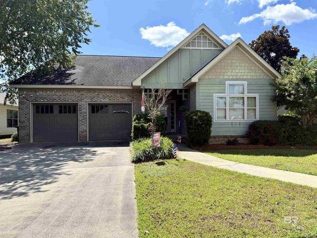 122 Cottage Ln, Atmore, AL 36502