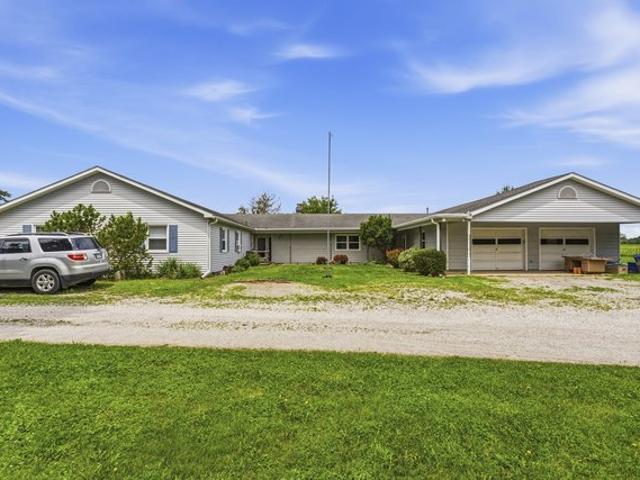 122 County Road 2150 N, Mahomet, IL 61853