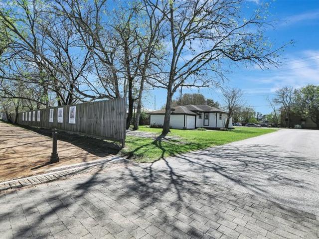 122 Commerce St, Magnolia, TX 77355