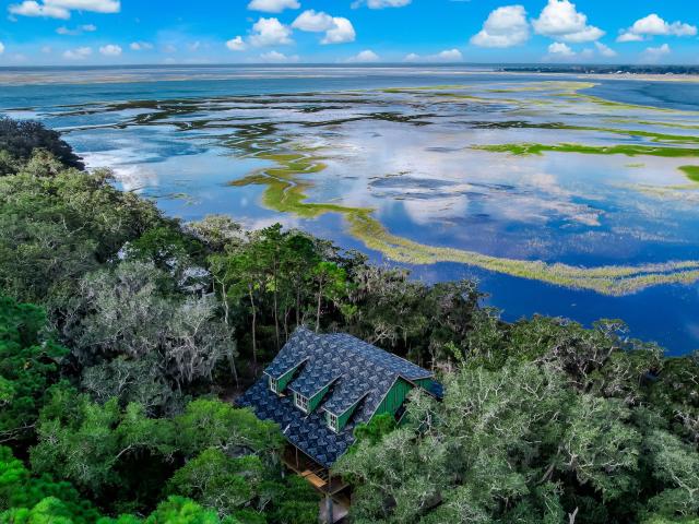 122 Carousers Cove
