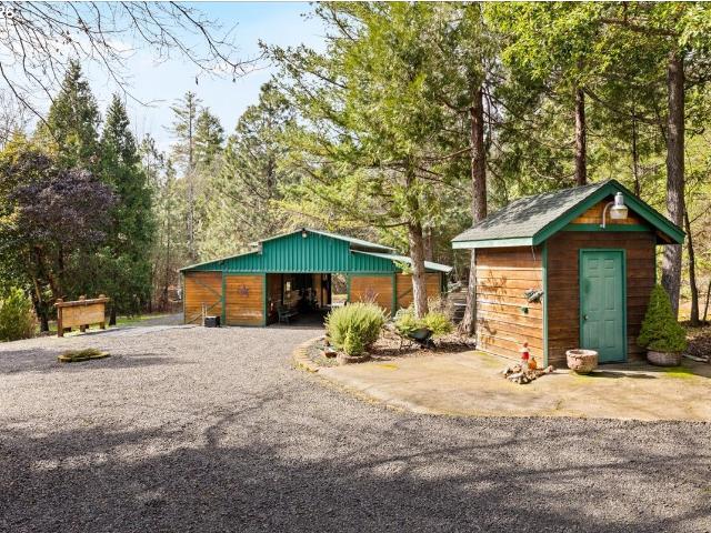 122 carlos ave