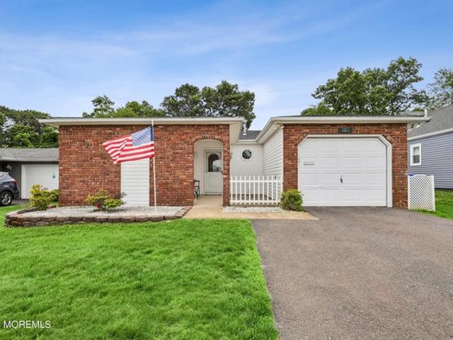 122 Central Blvd, Brick, NJ 08724