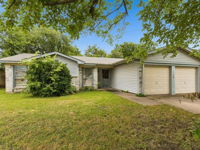 122 Cimarron Ln, Arlington, TX 76014