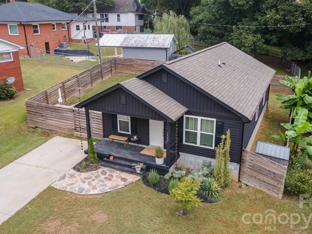 122 Crowell Drive NW