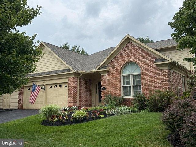 122 Almond Dr, Hershey, PA 17033