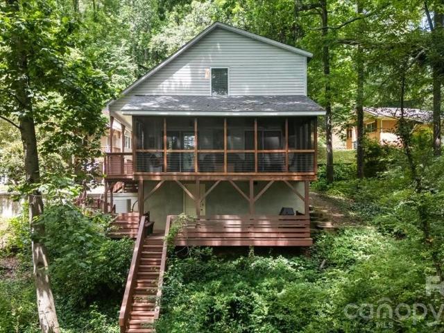 122 Arnold Heights