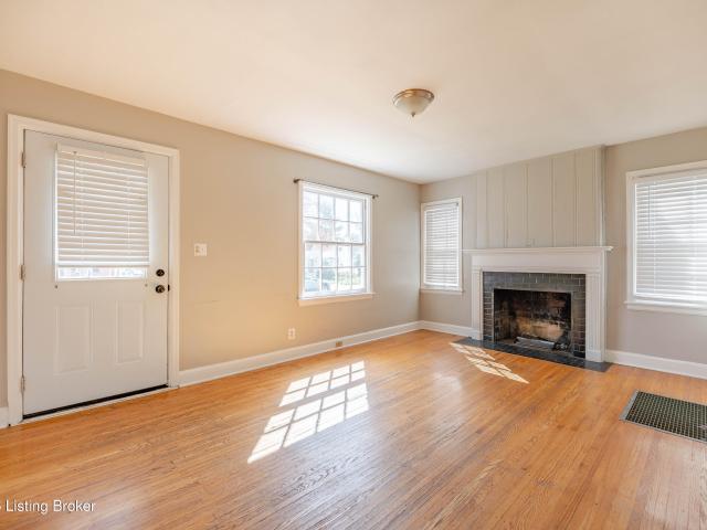 122 Bonner Ave