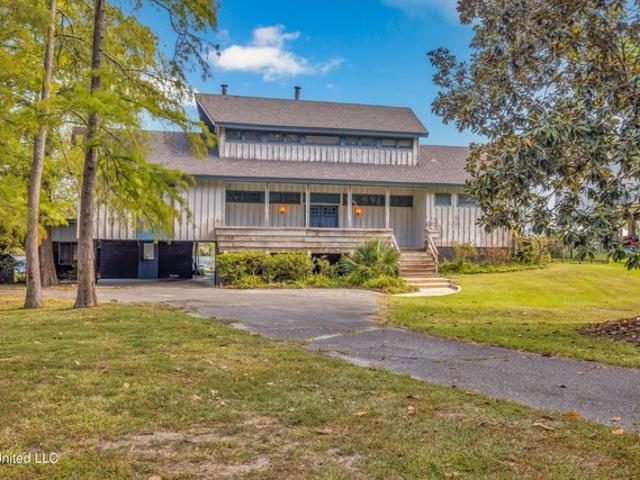 122 Bayou Cir, Gulfport, MS 39507