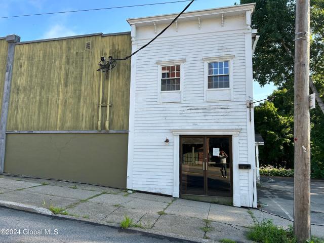 122 Broad St, Schuylerville, NY 12871 | MLS #202614 | Compass