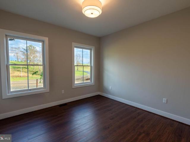 122 Broomsedge