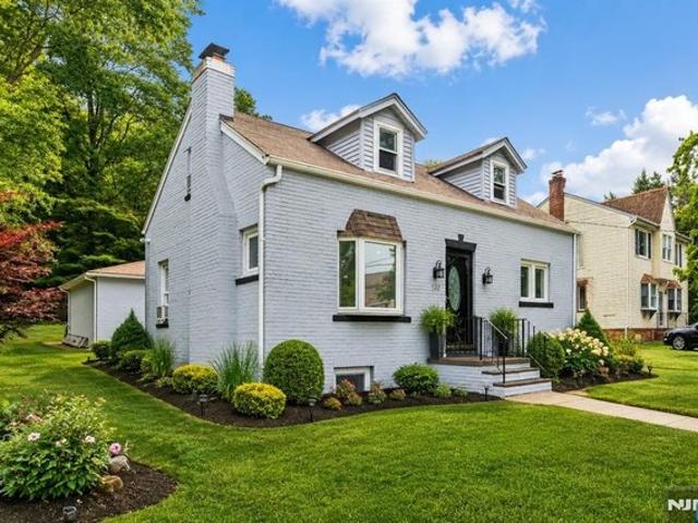 122 Garside Ave, Wayne, NJ 07470
