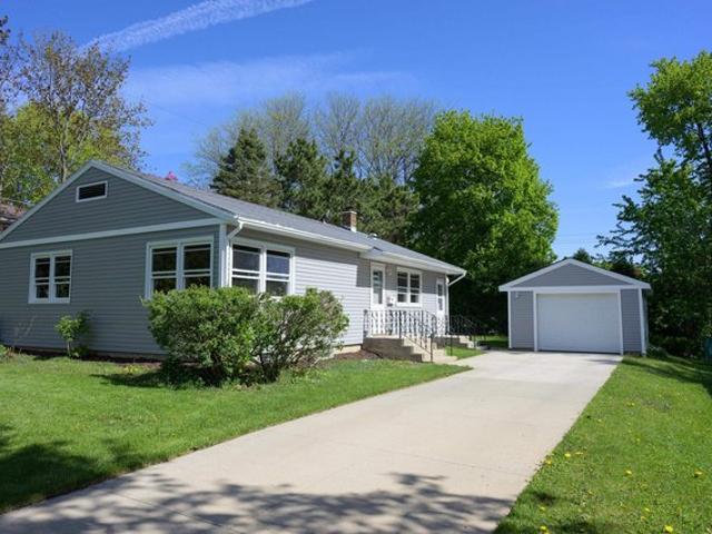 122 Gary Ct, Sun Prairie, WI 53590
