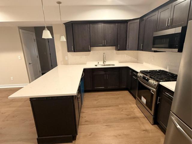 122 Greenwich Avenue 204