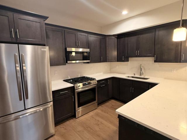 122 Greenwich Avenue 301