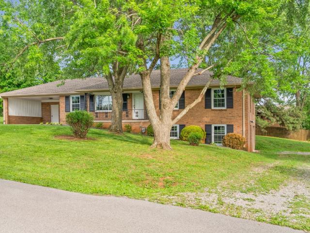 122 Donna Dr