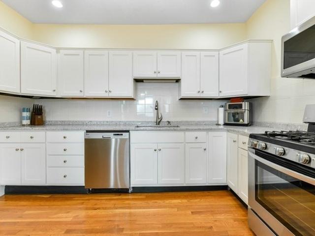 122 Day St Unit 3, Boston, MA 02130