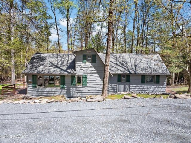 122 Deerfoot Rd, Lake Ariel, PA 18436