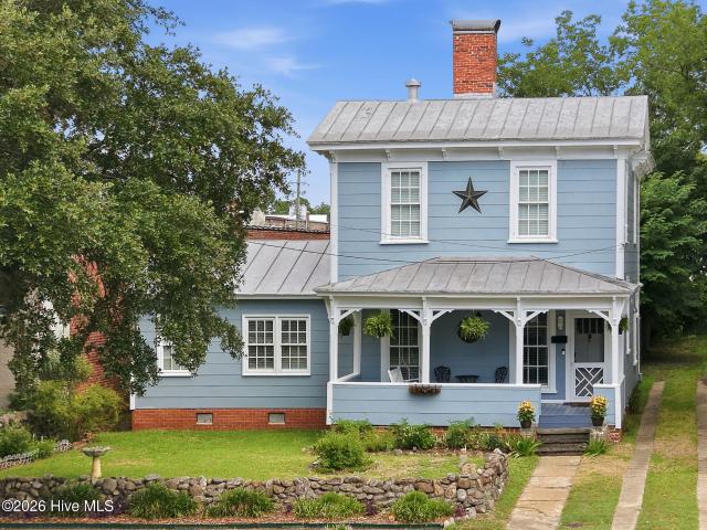 122 E 2nd Street