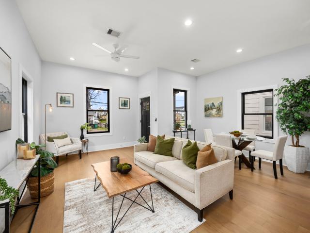 122 E 31st 1/2 Street