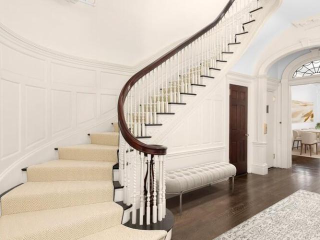 122 E 38TH Street