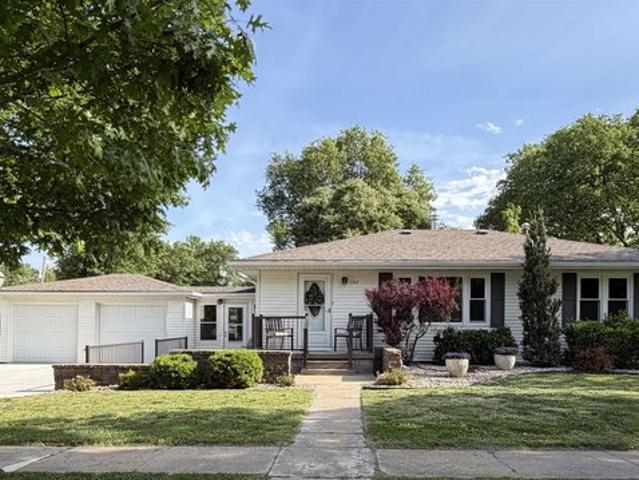 122 E 3rd St, Hope, KS 67451