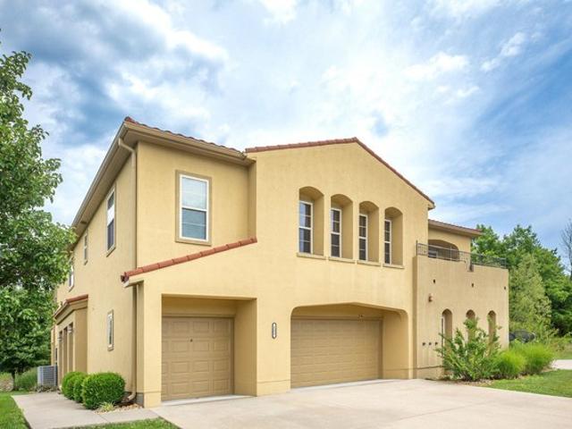 122 E Tuscany Ct Unit A, Hollister, MO 65672