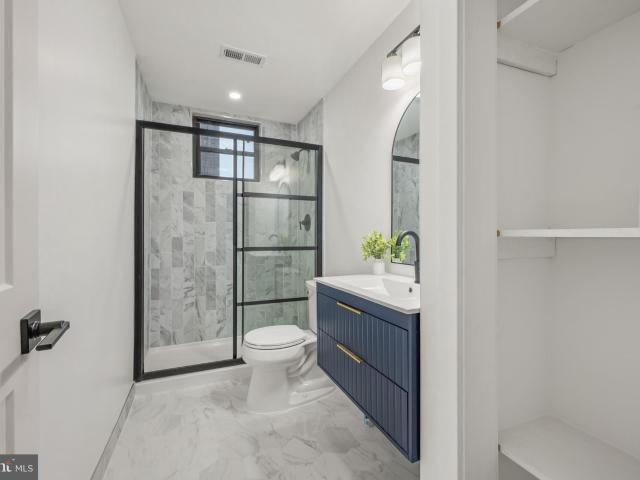 122 E Broad St, Burlington, NJ 08016 | MLS #NJBL2116