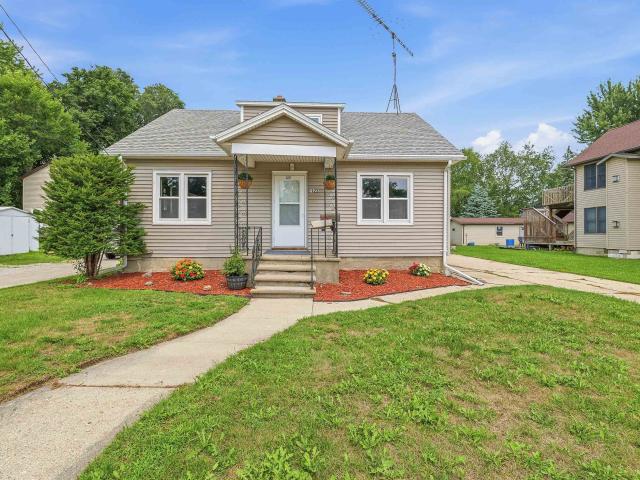 122 E Davis Street