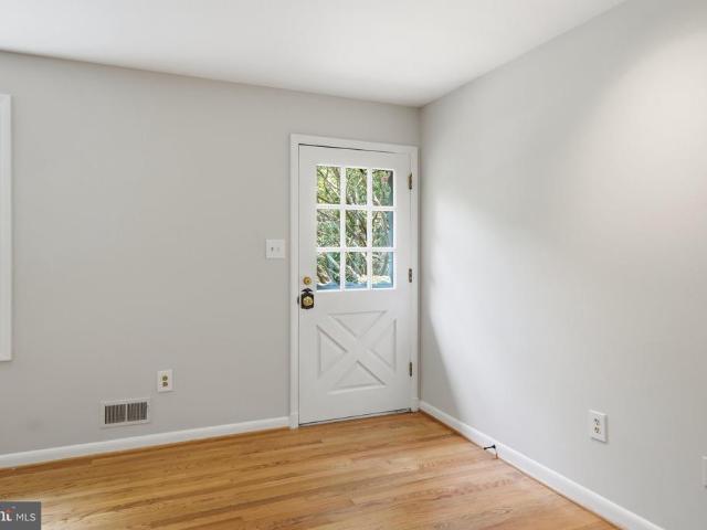 122 E Deer Park Drive